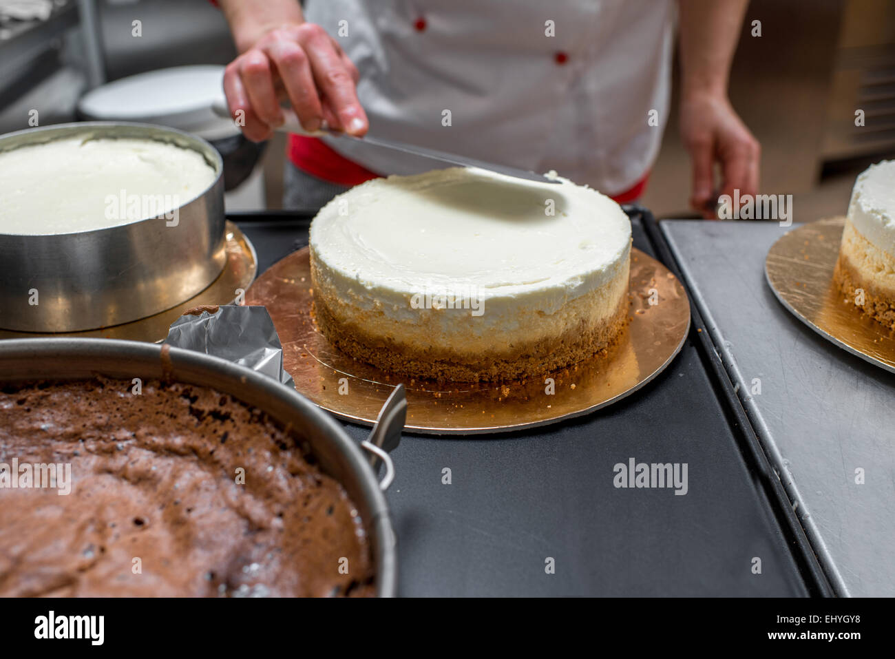 Professional pastry chef making hi-res stock photography and images - Alamy