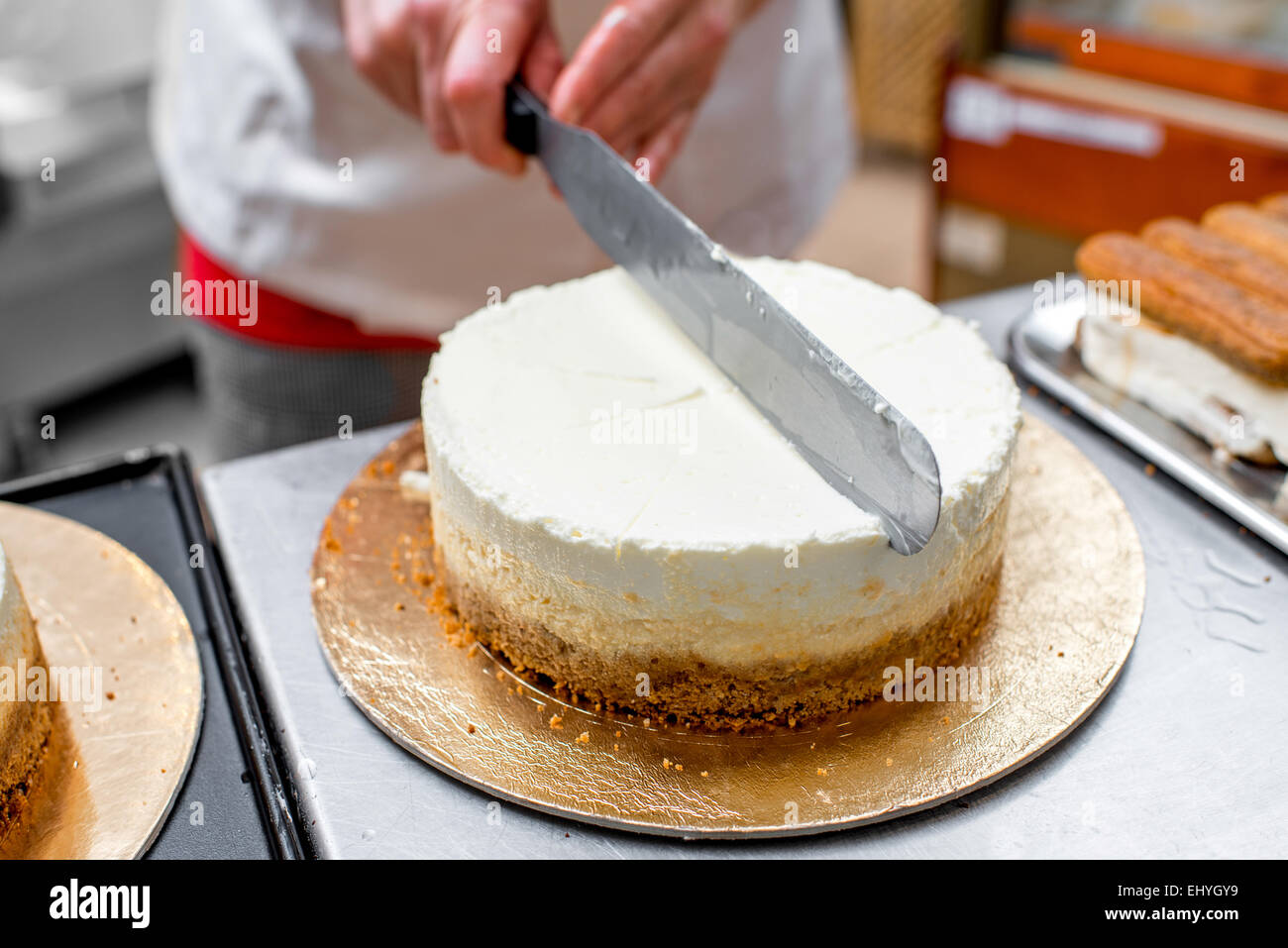 Making cheese cake Stock Photo - Alamy
