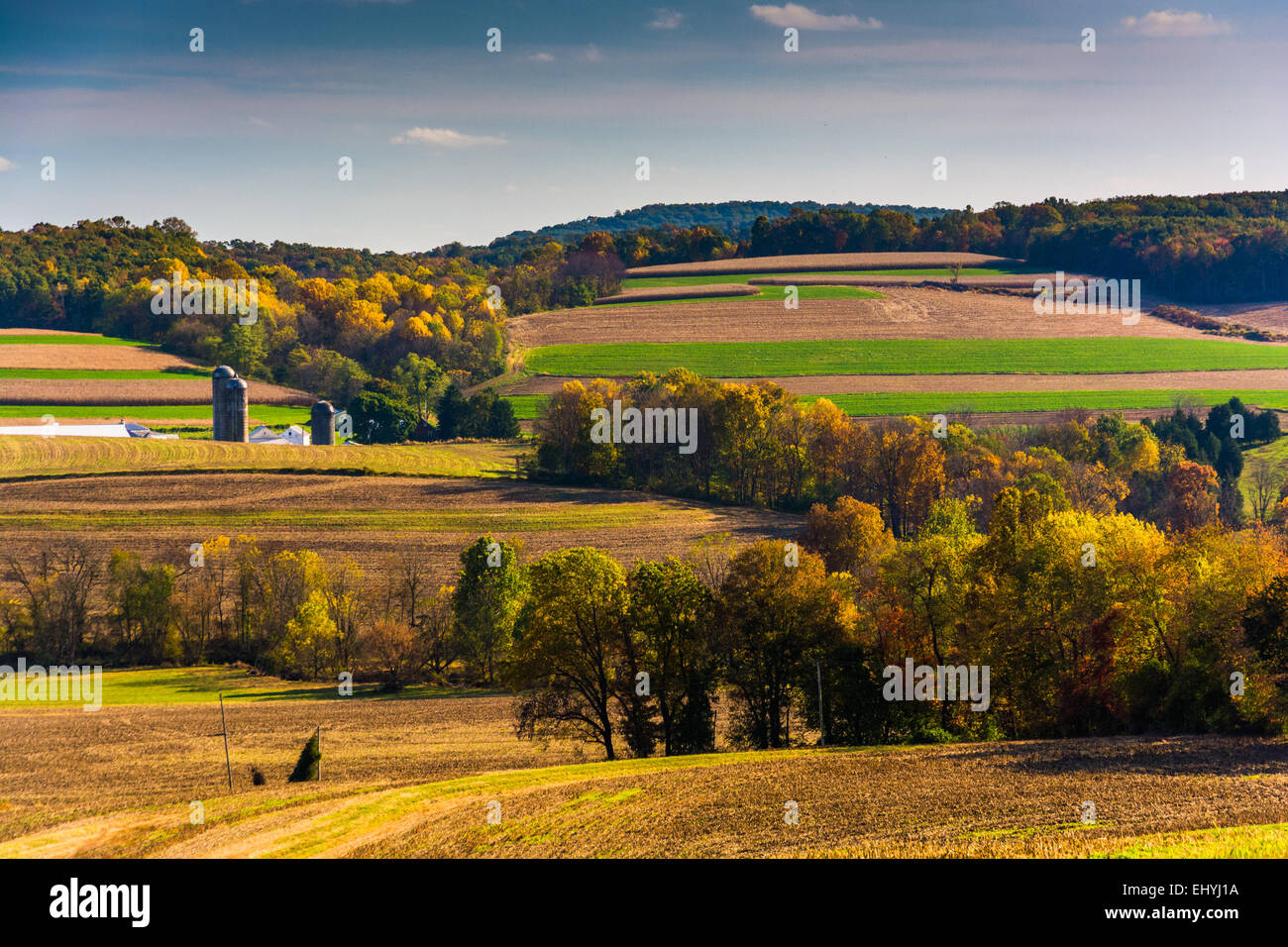 Rolling hills in fall color hi-res stock photography and images - Alamy