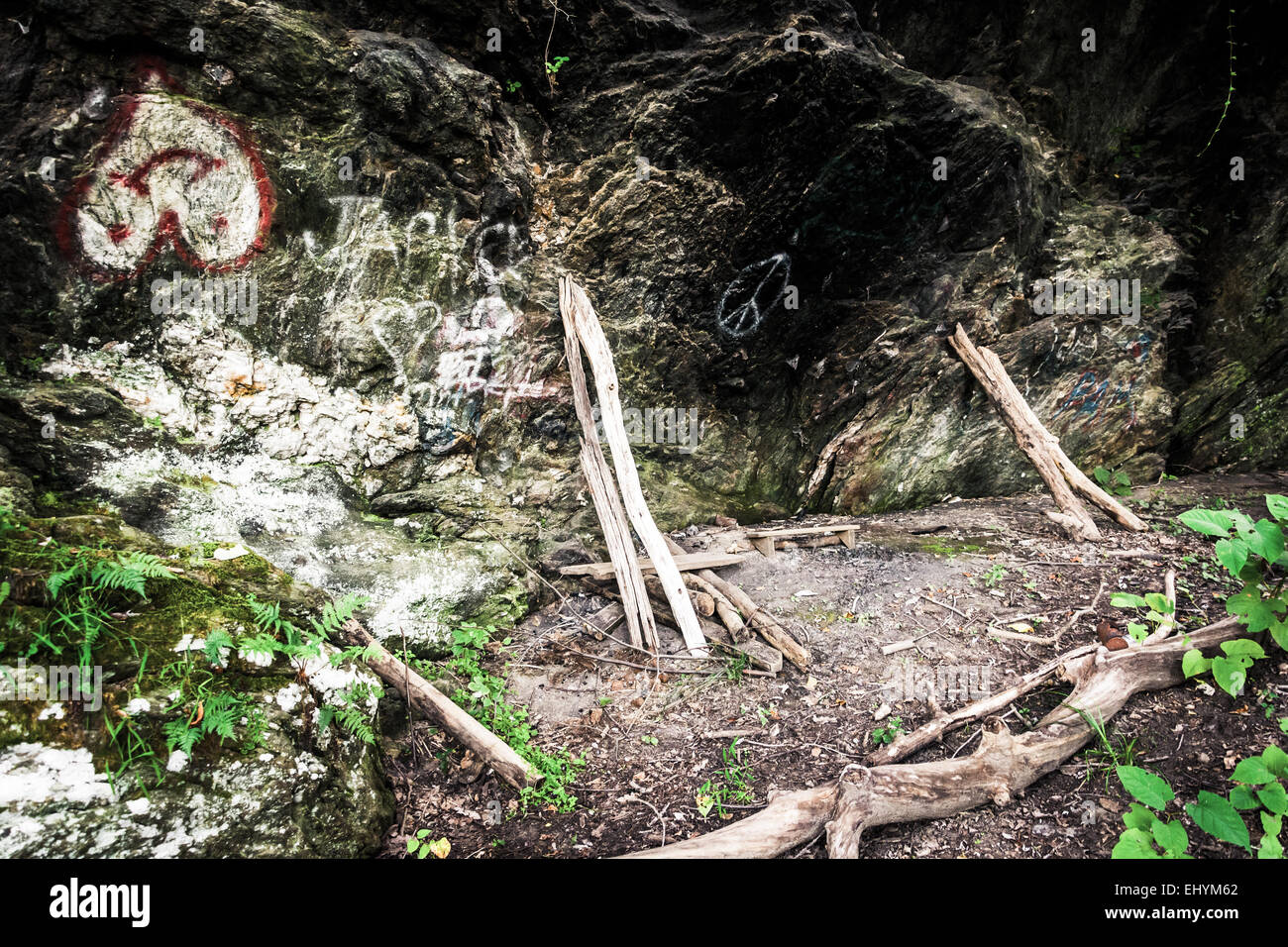 Graffiti on rocks hi-res stock photography and images - Alamy