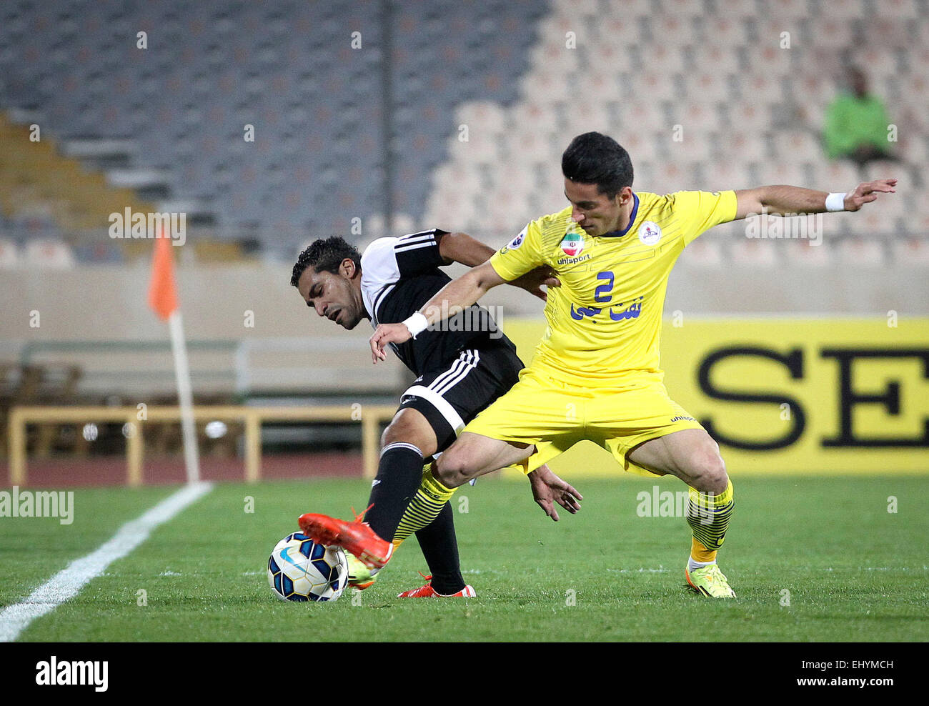 Tehran, Iran. 18th Mar, 2015. Mehdi Shiri (R) of Iran's Naft Tehran FC ...