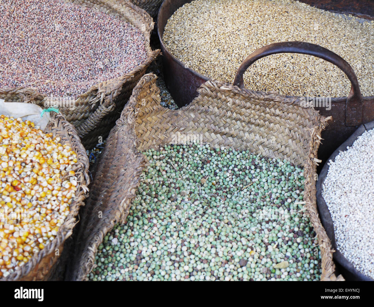 Grains and pulses hi-res stock photography and images - Alamy