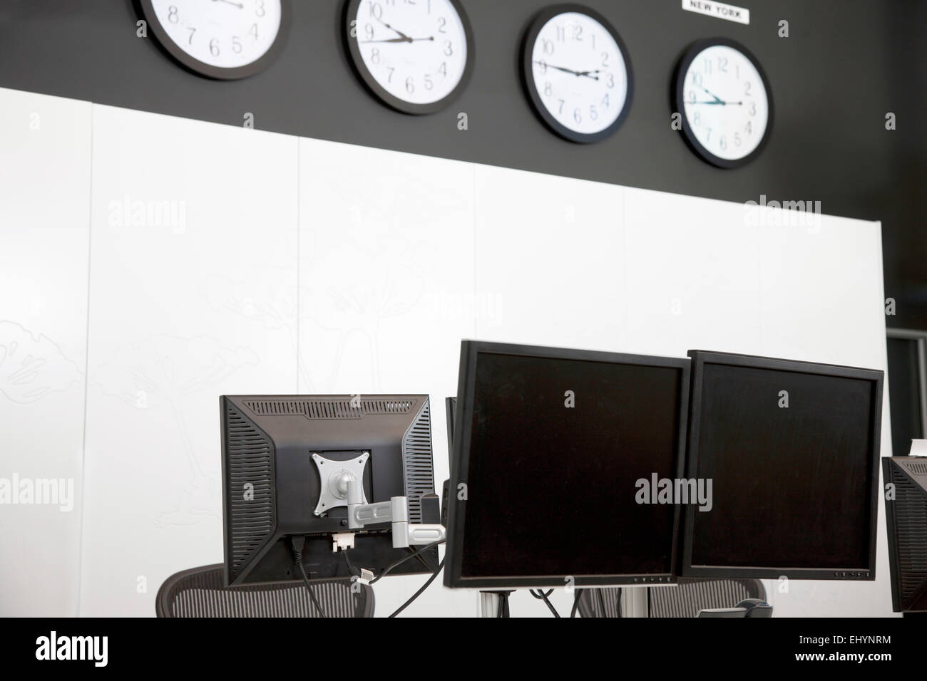 Clocks timezones office hi-res stock photography and images - Alamy