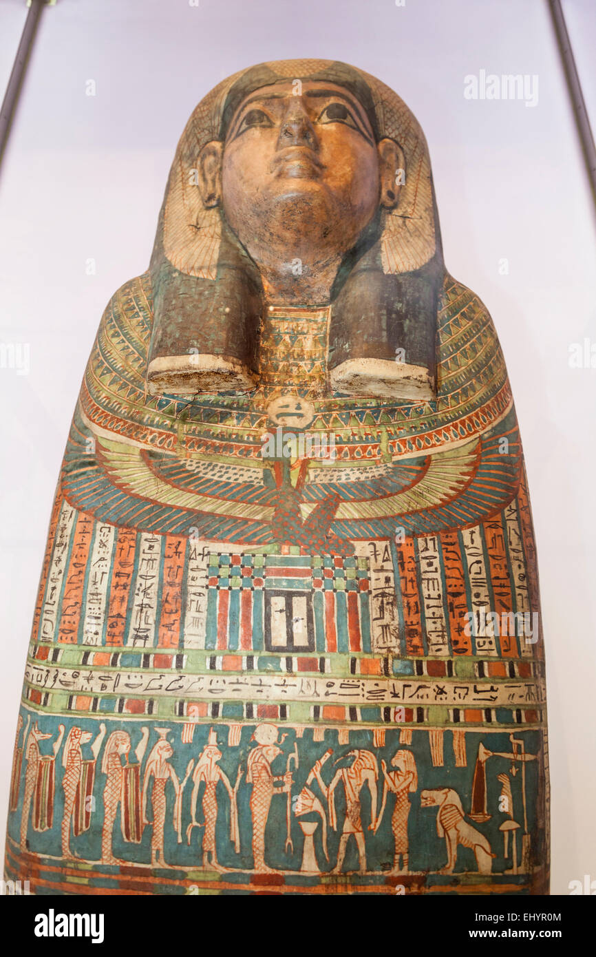 England, Manchester, city, Manchester Museum, Display of Egyptian Mummy ...