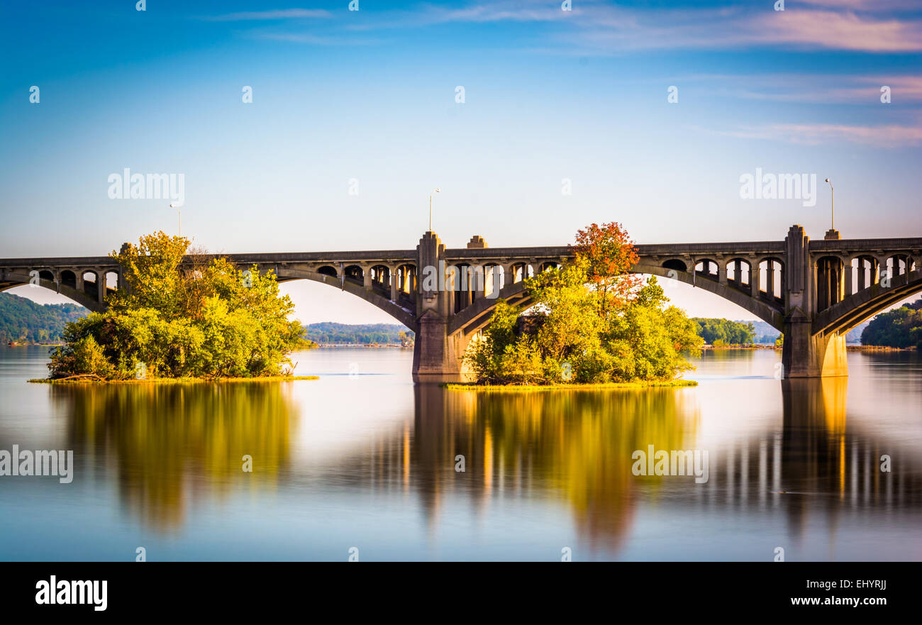 Long exposure of the Veterans Memorial Bridge over the Susquehanna ...