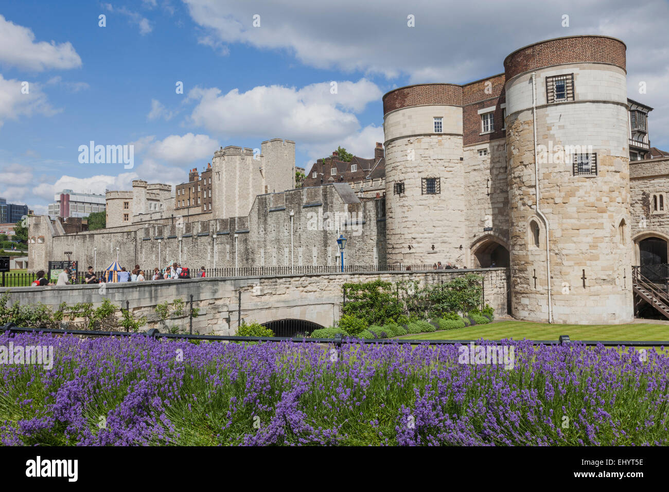 England, London, Tower of London, tower, Middle Tower Entrance Gate ...