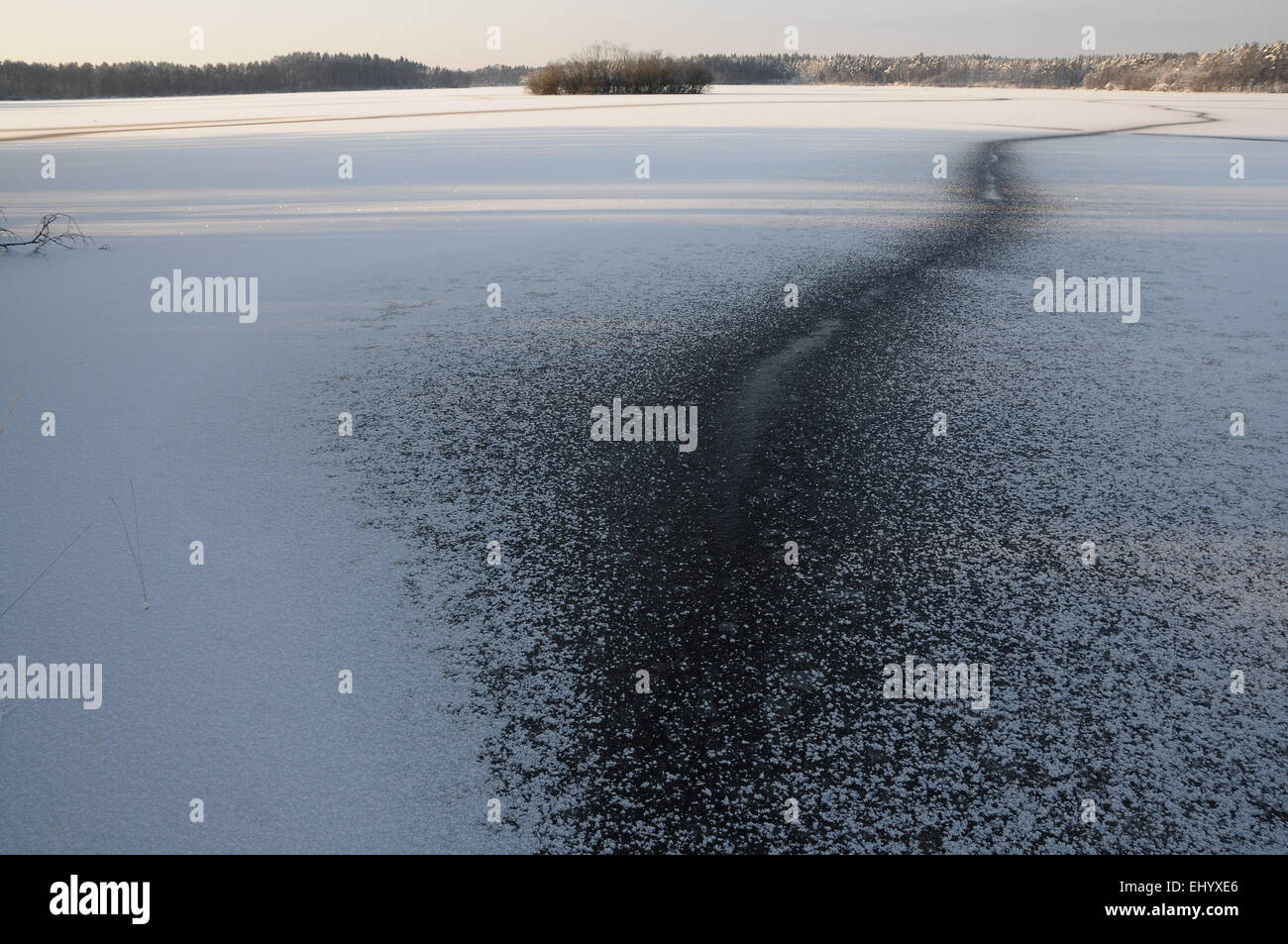 Swedes, Europe, smaland, markaryd, lake, storsjö, ice fissure, froze ...