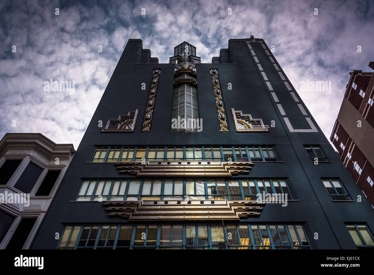 Glass building city skyline hi-res stock photography and images - Alamy