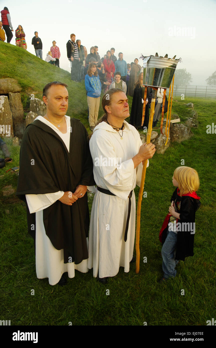 Bryn Celli Ddu Burial Chamber, Summer Solstice, Llandaniel, Anglesey ...