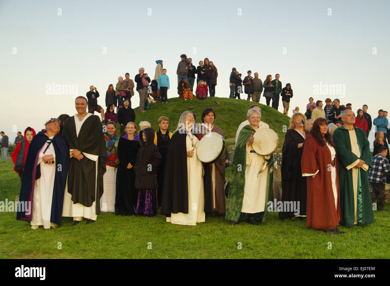 Bryn Celli Ddu Burial Chamber, Summer Solstice, Llandaniel, Anglesey ...
