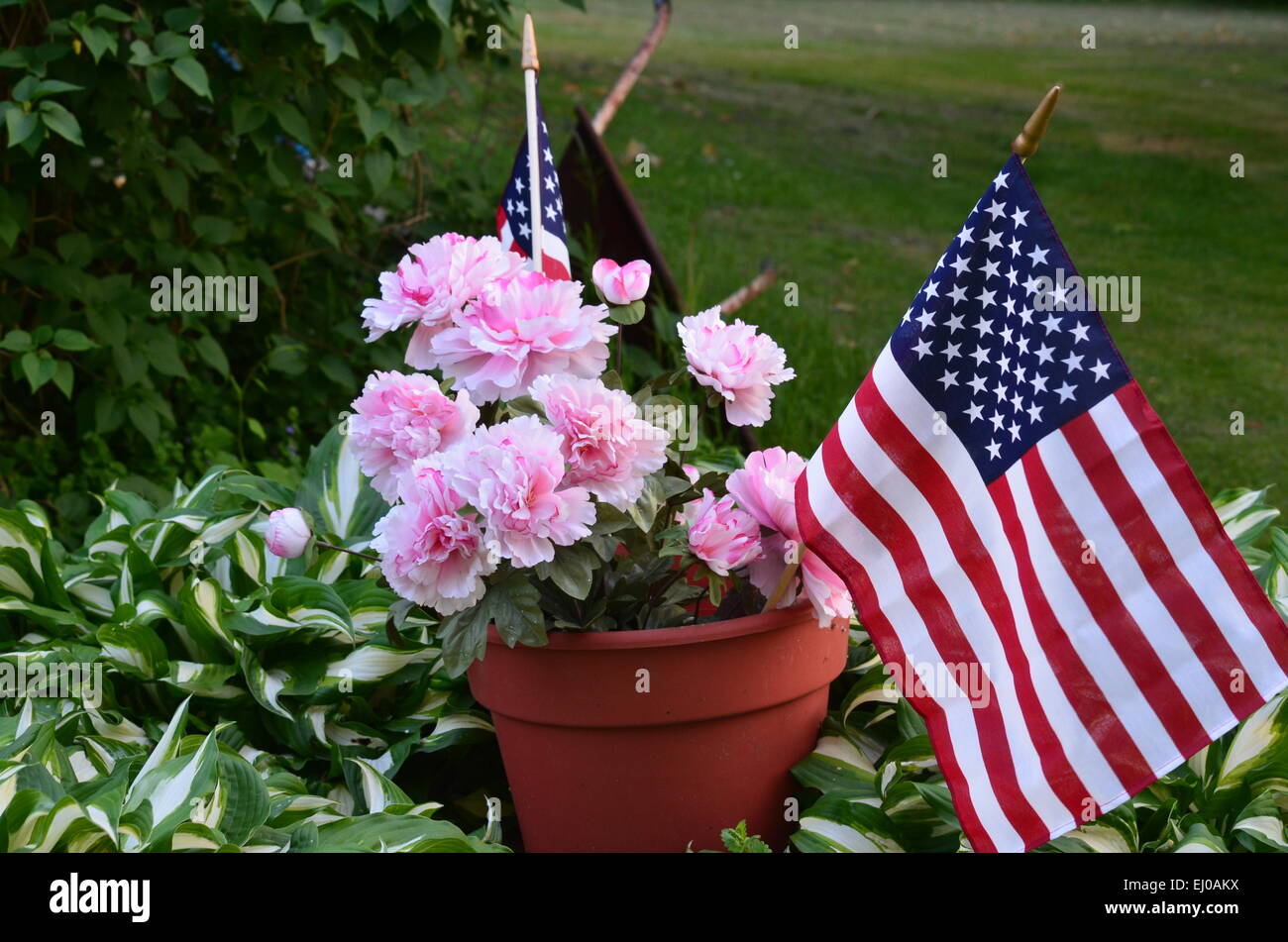 American flag flower pot hi-res stock photography and images - Alamy