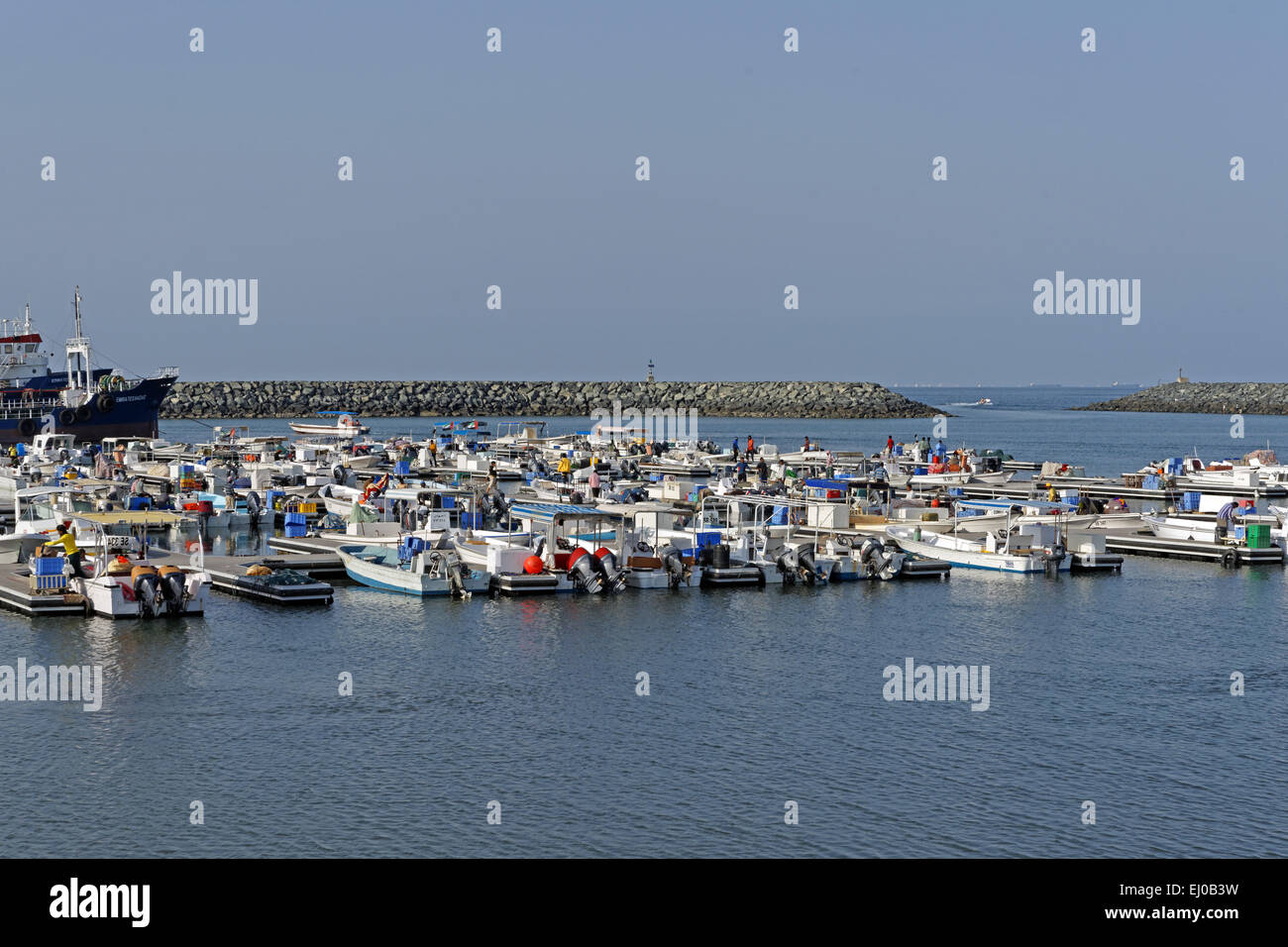 Cornich harbour hi-res stock photography and images - Alamy
