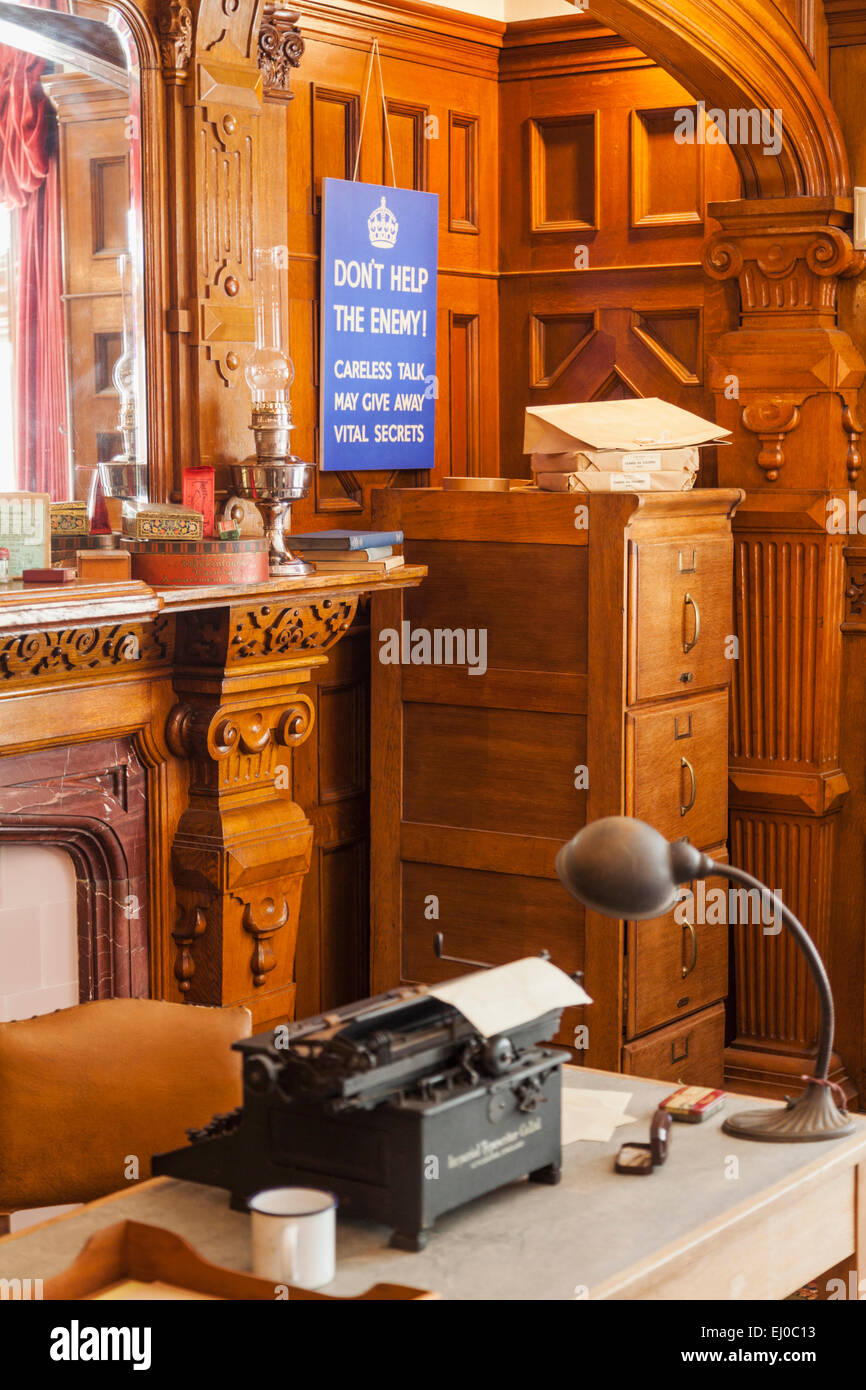 Bletchley park code breakers wwii hi-res stock photography and images ...