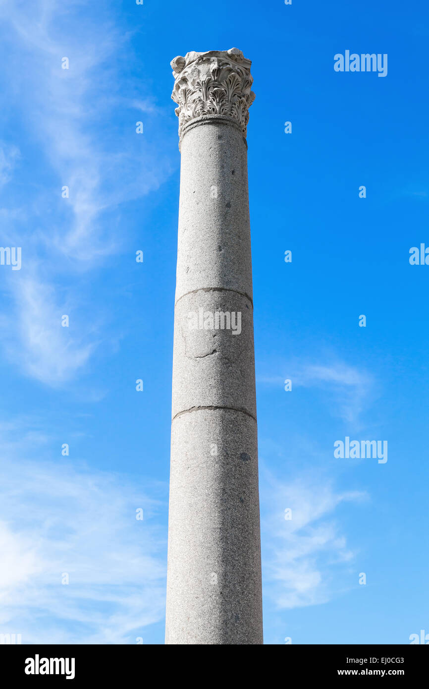 Fragment ancient greek column hi-res stock photography and images - Alamy