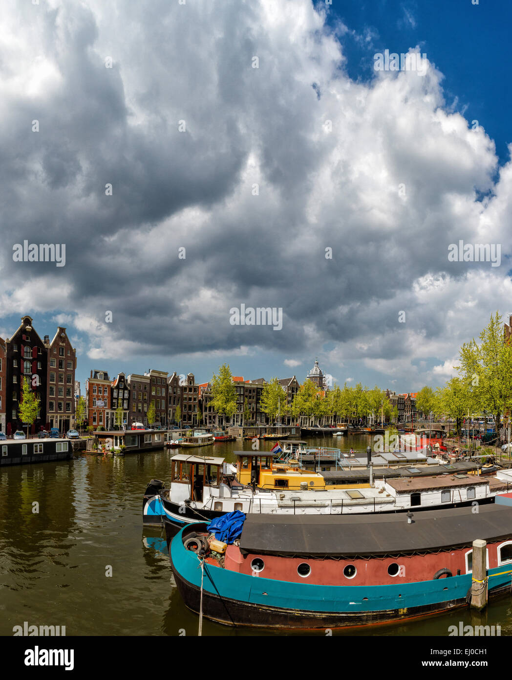 Holland clouds hi-res stock photography and images - Alamy