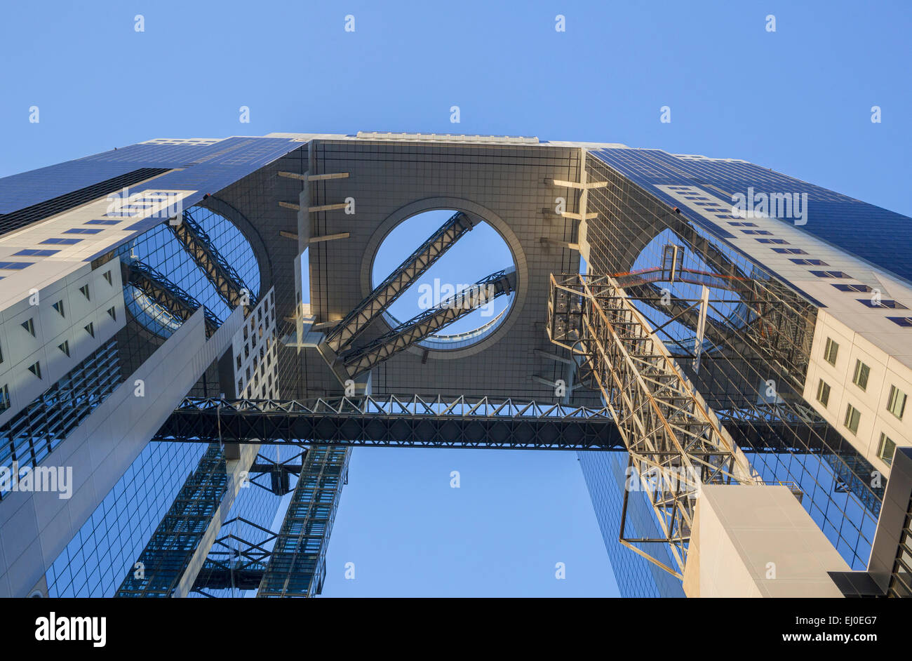Round glass building hi-res stock photography and images - Alamy