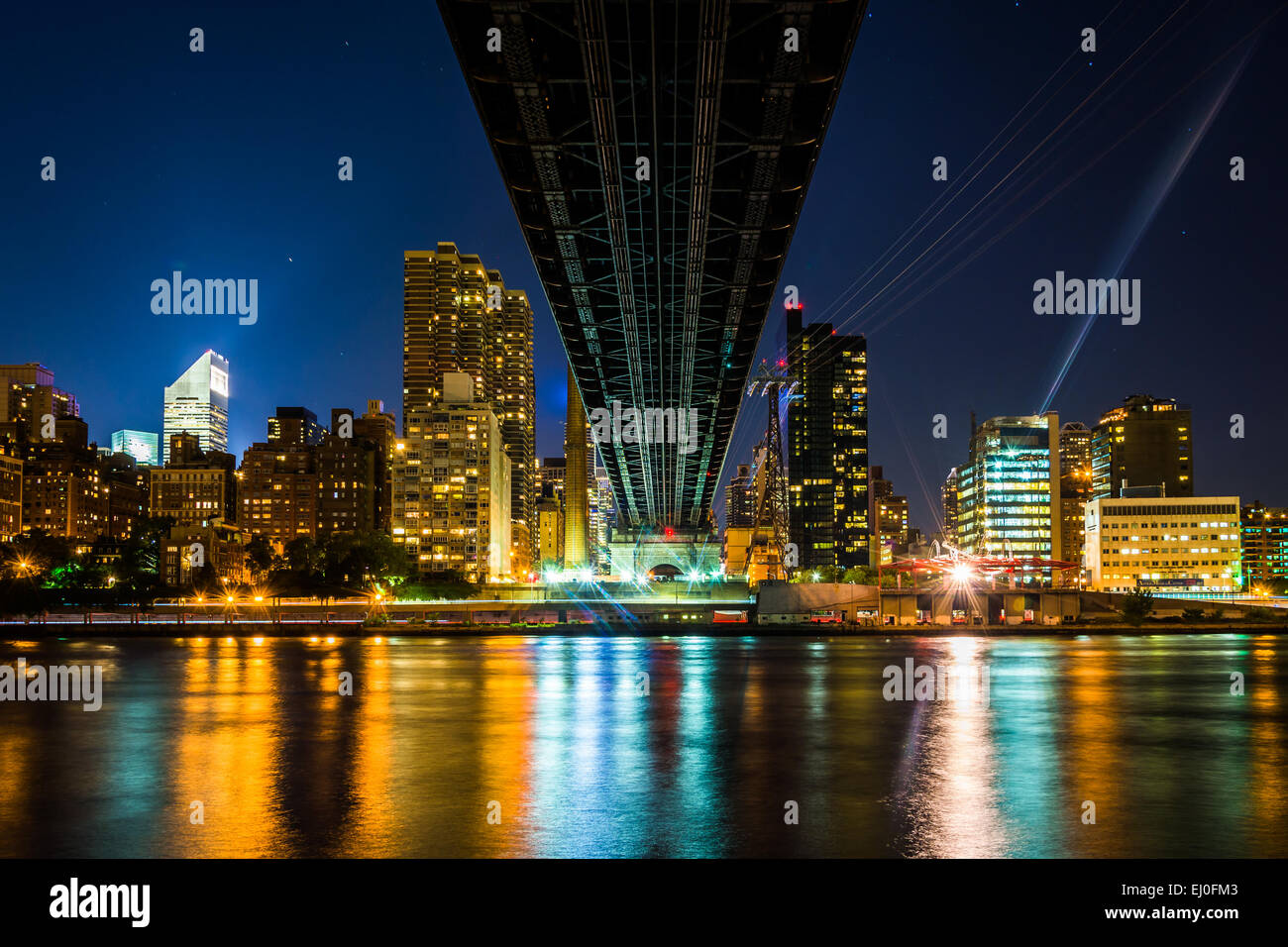 Queensboro bridge with lights on hi-res stock photography and images ...