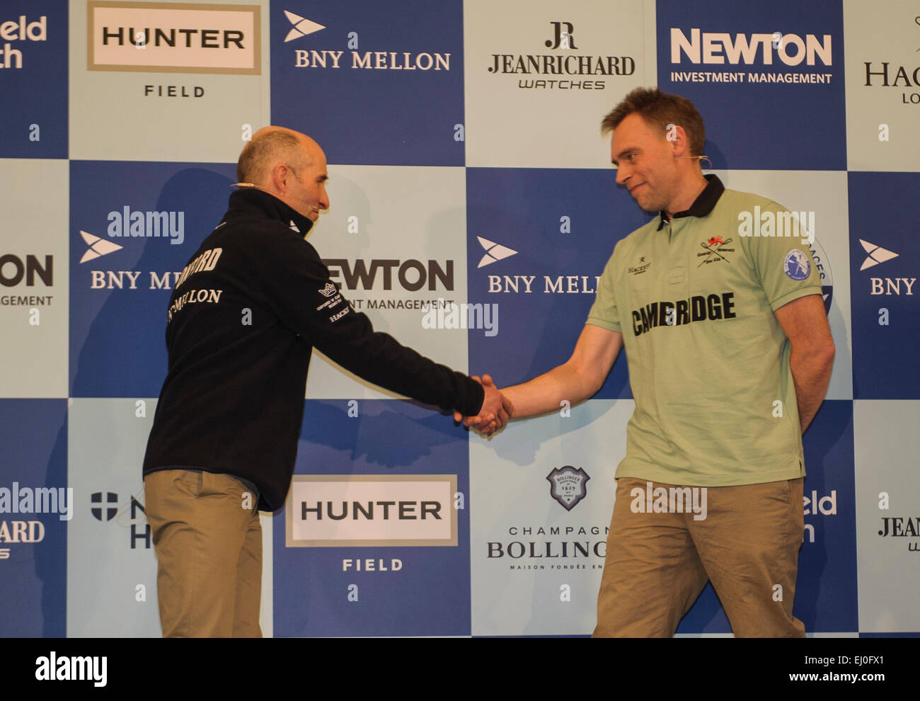 Crew announcement weigh in hi-res stock photography and images - Alamy