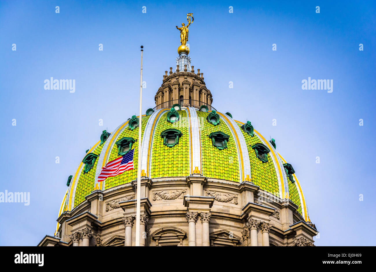 Pennsylvania state capitol dome hi-res stock photography and images - Alamy
