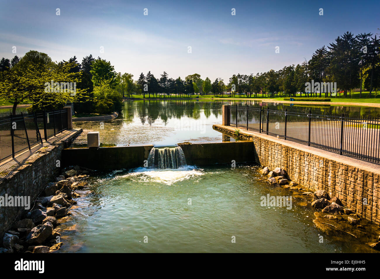 The spillway at Kiwanis Lake in York, Pennsylvania Stock Photo - Alamy