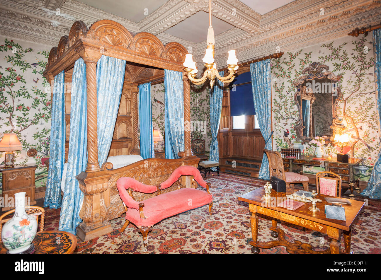 Wales, Bangor, Penrhyn Castle, The State Bedroom Stock Photo - Alamy