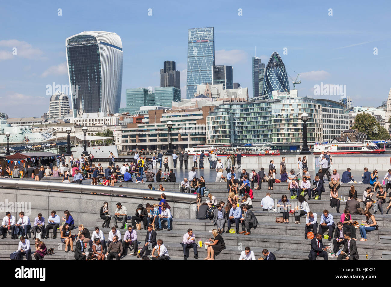 England london people hi-res stock photography and images - Alamy
