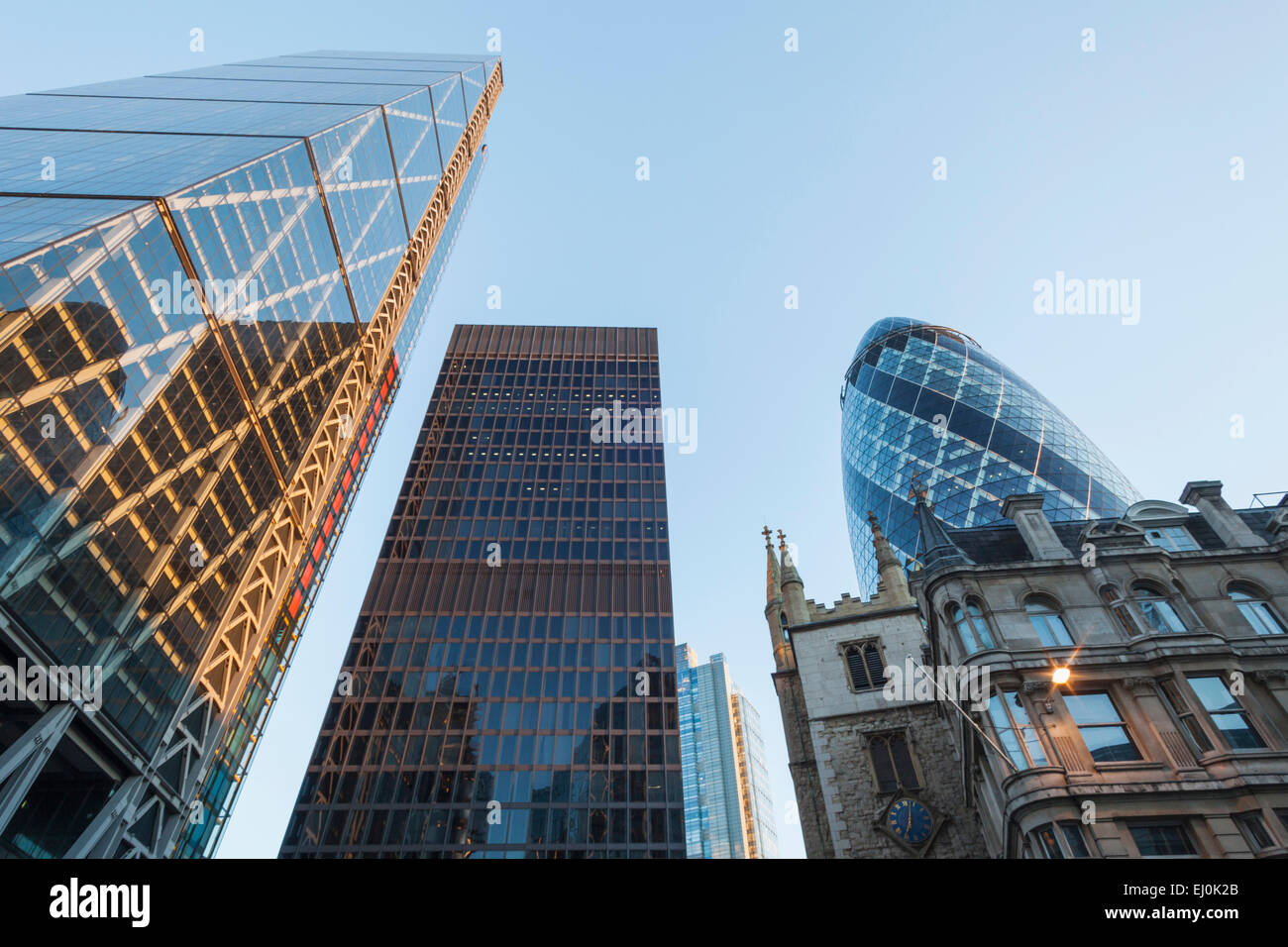 The leadenhall building aka the cheesegrater hi-res stock photography ...