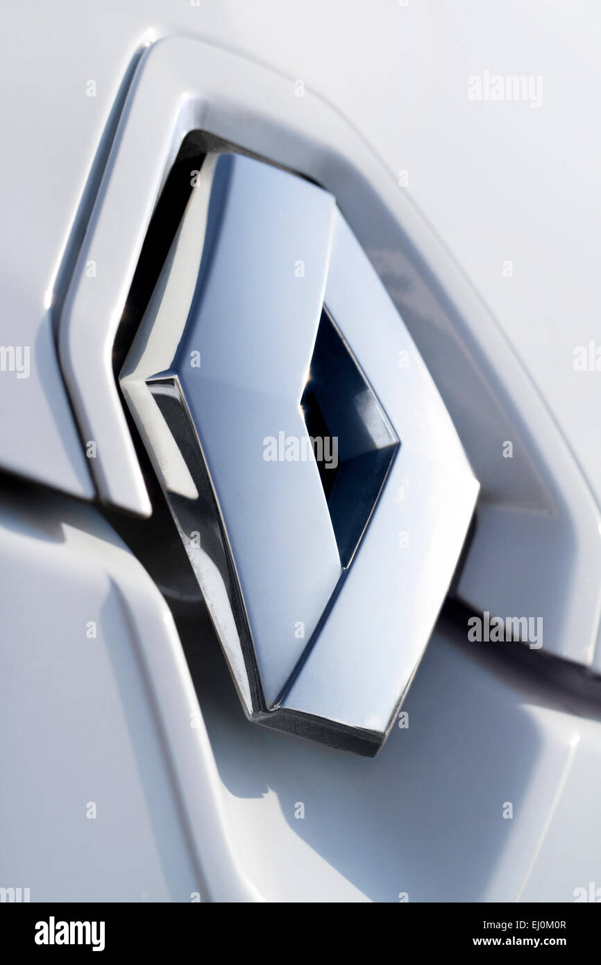 Close up detail of the Renault brand symbol Stock Photo - Alamy