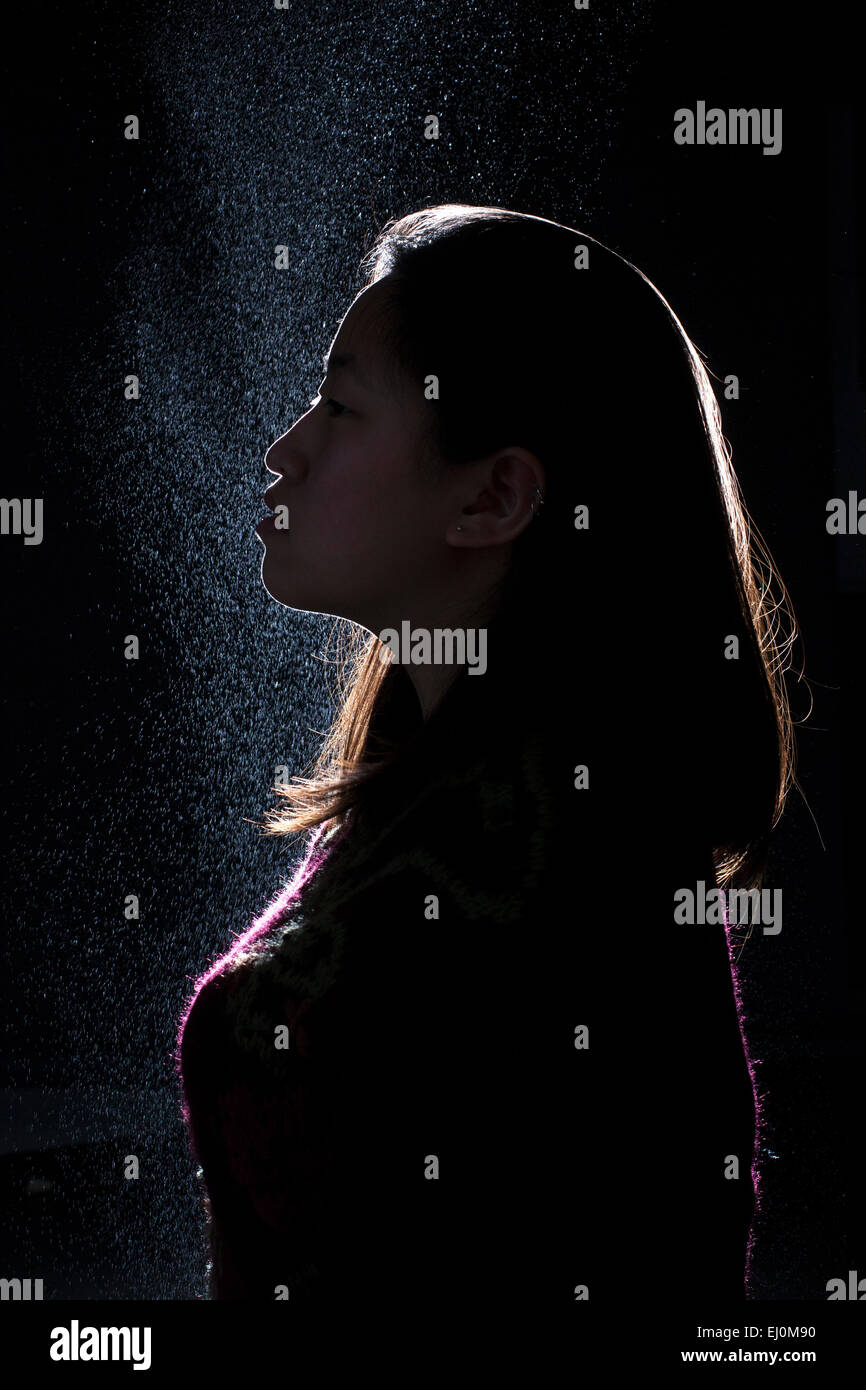 Back profile hi-res stock photography and images - Alamy
