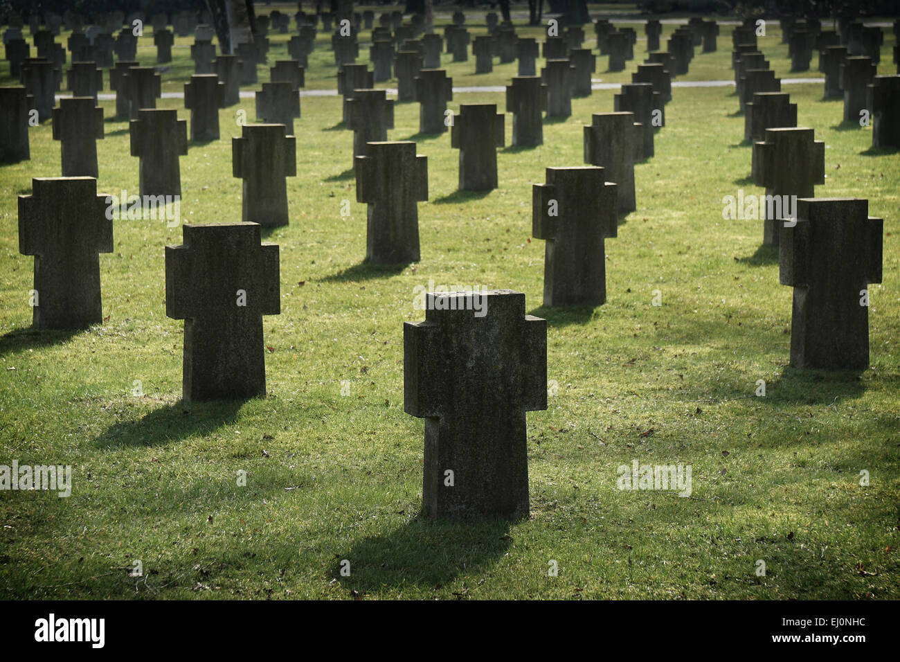 Grave ww1 cross hi-res stock photography and images - Alamy