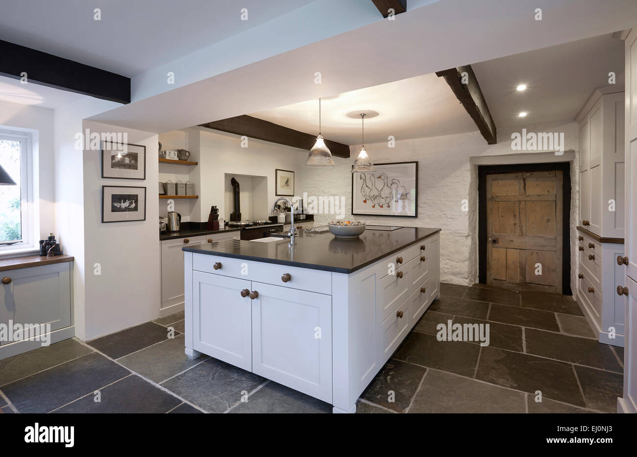 A White country style kitchen in a farmhouse in the UK Stock Photo - Alamy