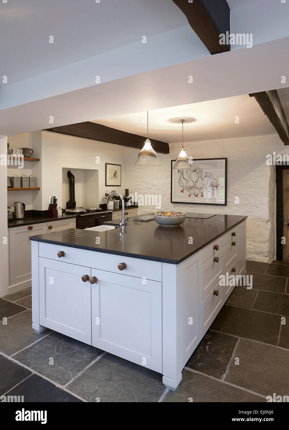 A White country style kitchen in a farmhouse in the UK Stock Photo - Alamy