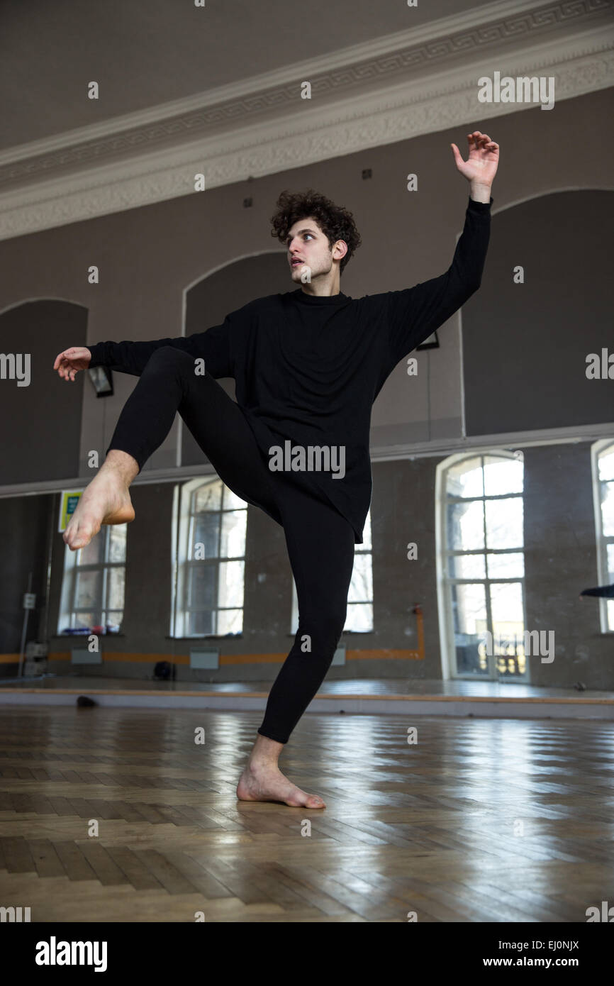 Dansing hi-res stock photography and images - Alamy