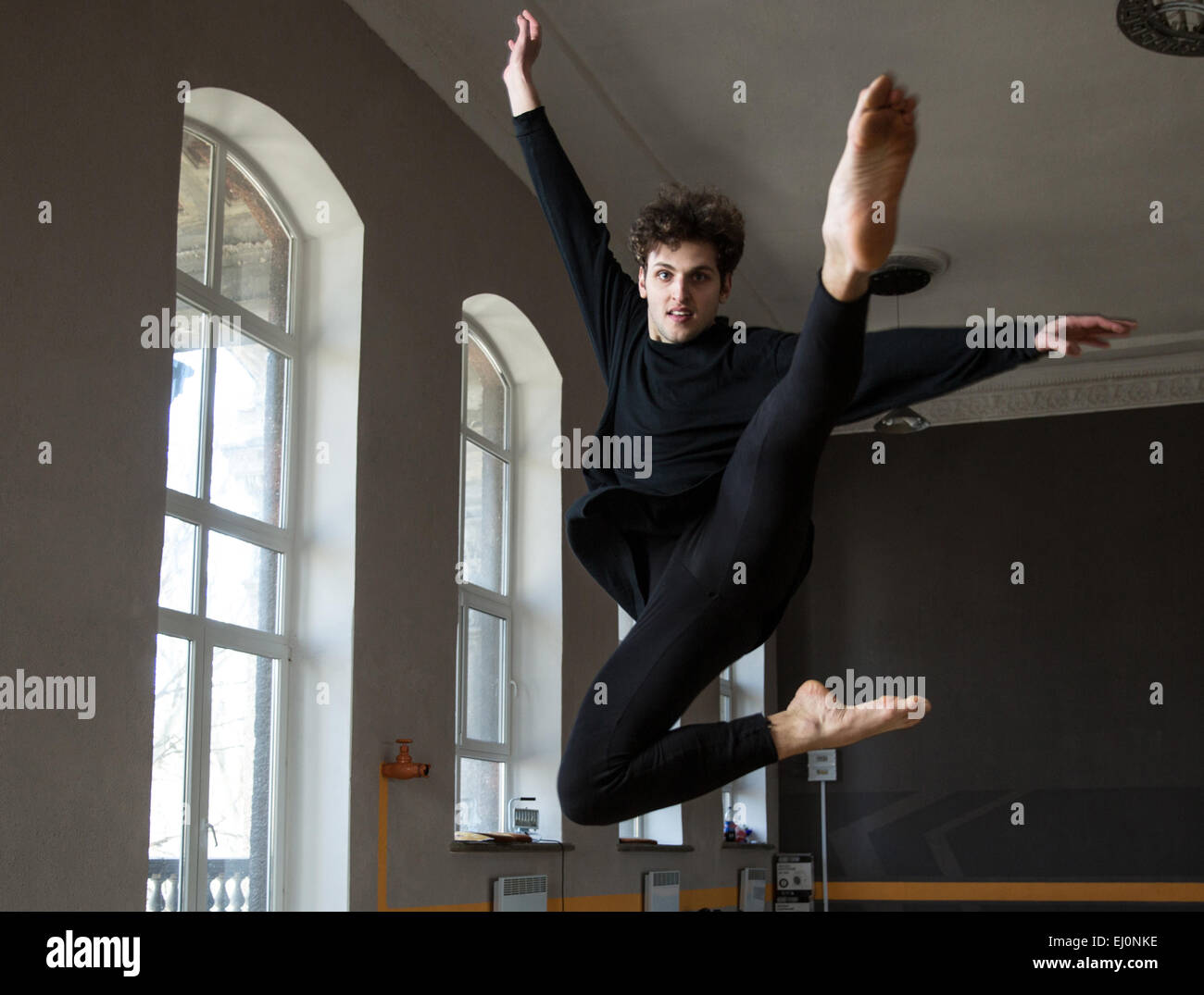 Male ballet dancer hi-res stock photography and images - Alamy