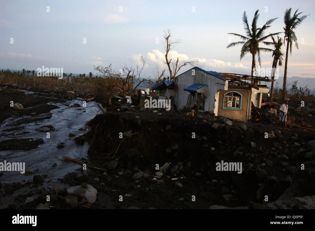 Super Typhoon Durian caused huge volcanic ash mudslides from Mayon ...