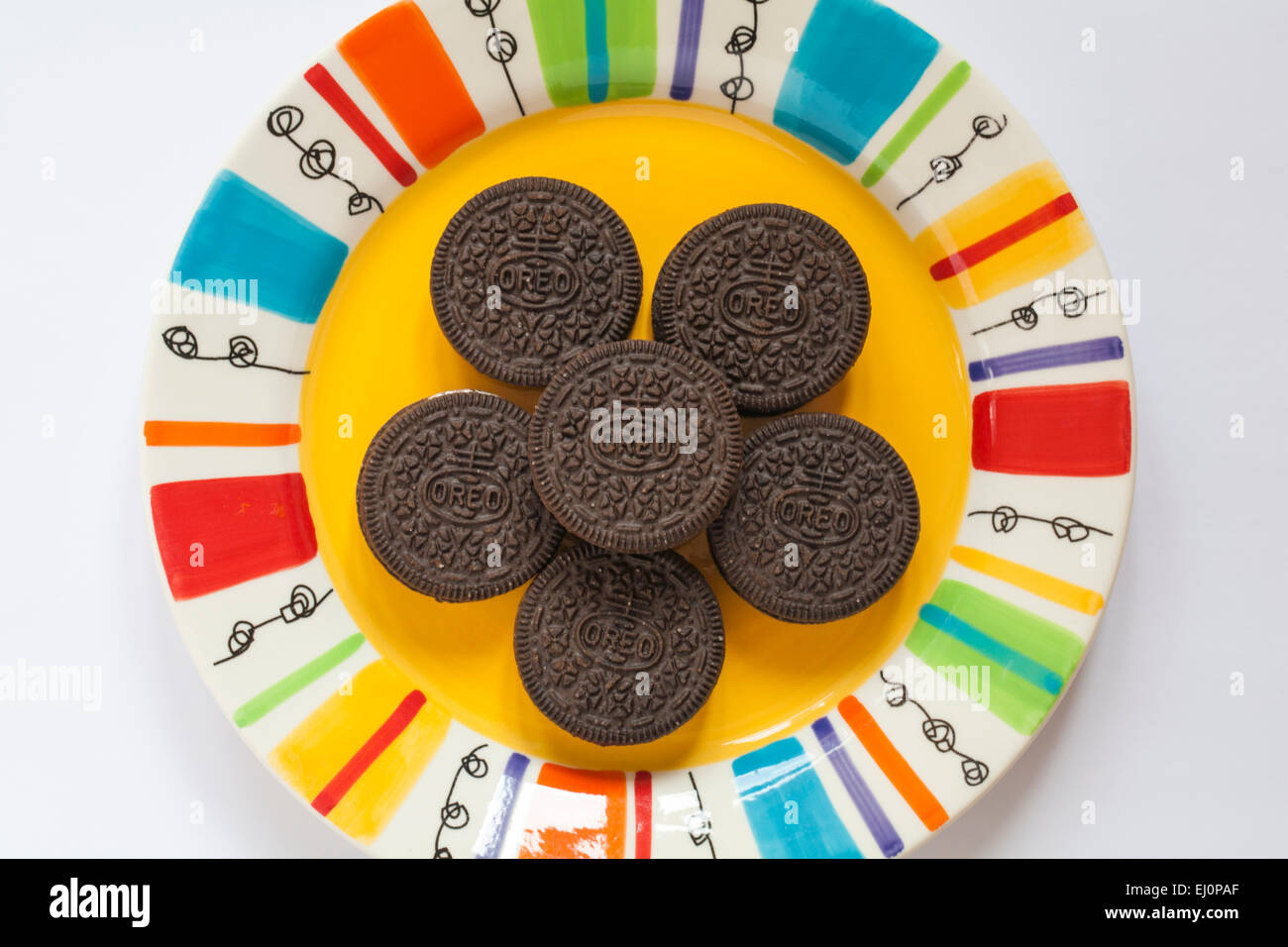 Double stuff oreos on plate hi-res stock photography and images - Alamy