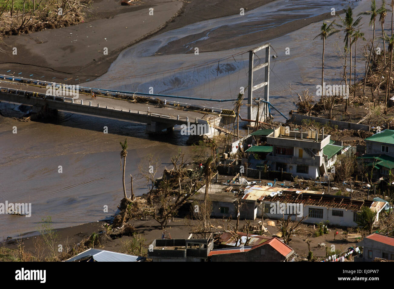 Super Typhoon Durian caused huge volcanic ash mudslides from Mayon ...