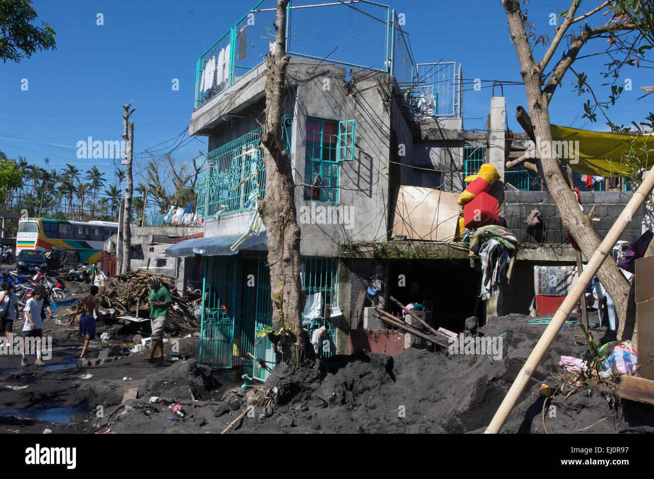 Super Typhoon Durian caused huge volcanic ash mudslides from Mayon ...