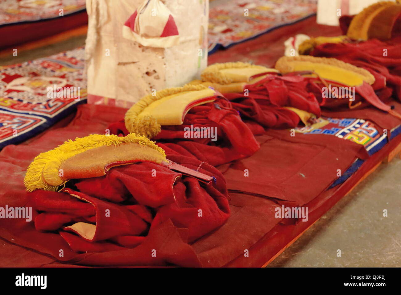 Buddhist monk hats hi-res stock photography and images - Alamy