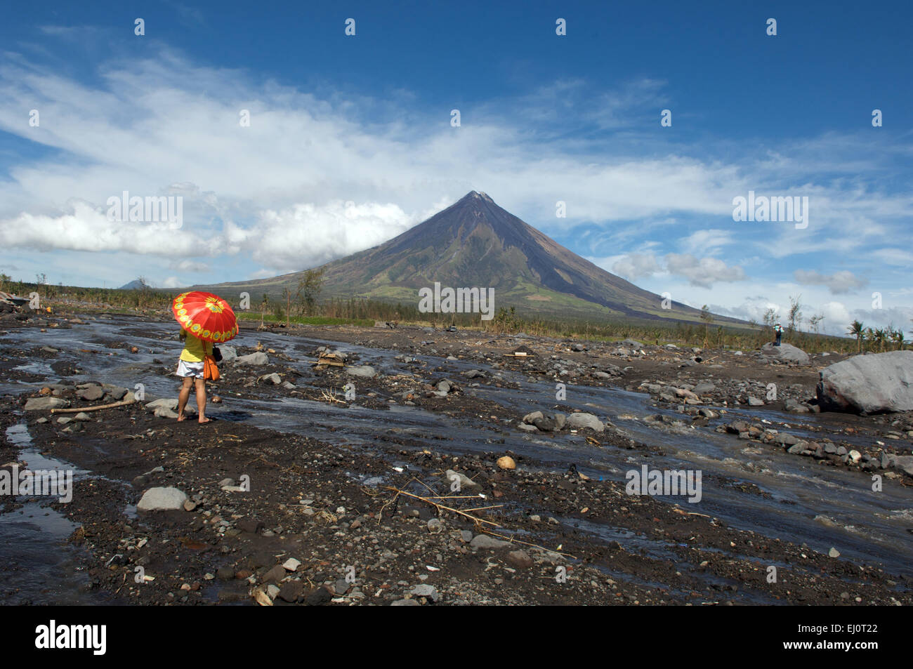 Super Typhoon Durian caused huge volcanic ash mudslides from Mayon ...
