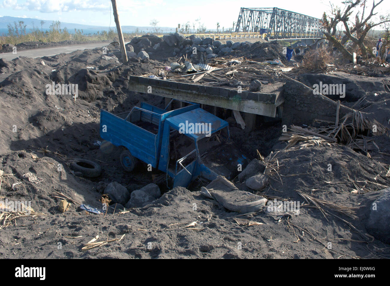 Super Typhoon Durian caused huge volcanic ash mudslides from Mayon ...