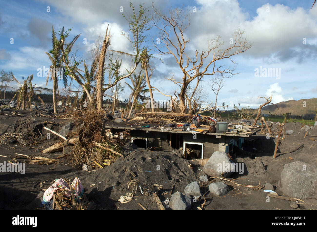 Super Typhoon Durian caused huge volcanic ash mudslides from Mayon ...