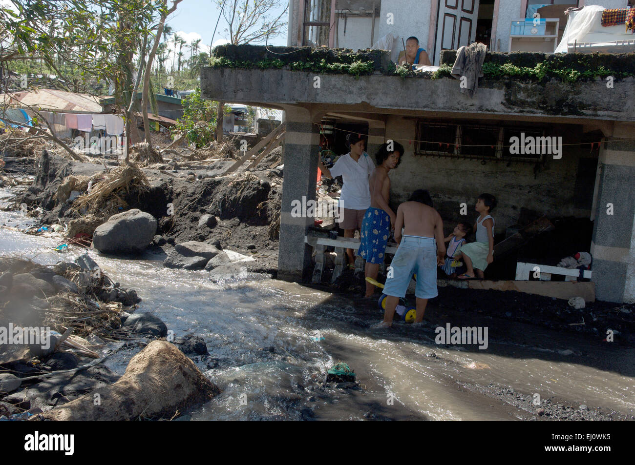 Super Typhoon Durian caused huge volcanic ash mudslides from Mayon ...