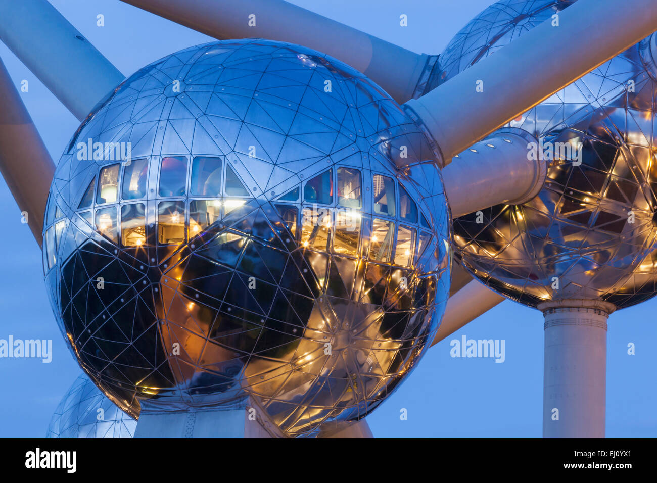Illuminated atomium hi-res stock photography and images - Alamy