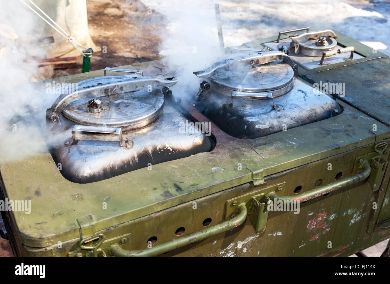 Military army kitchen stove oven hi-res stock photography and images ...