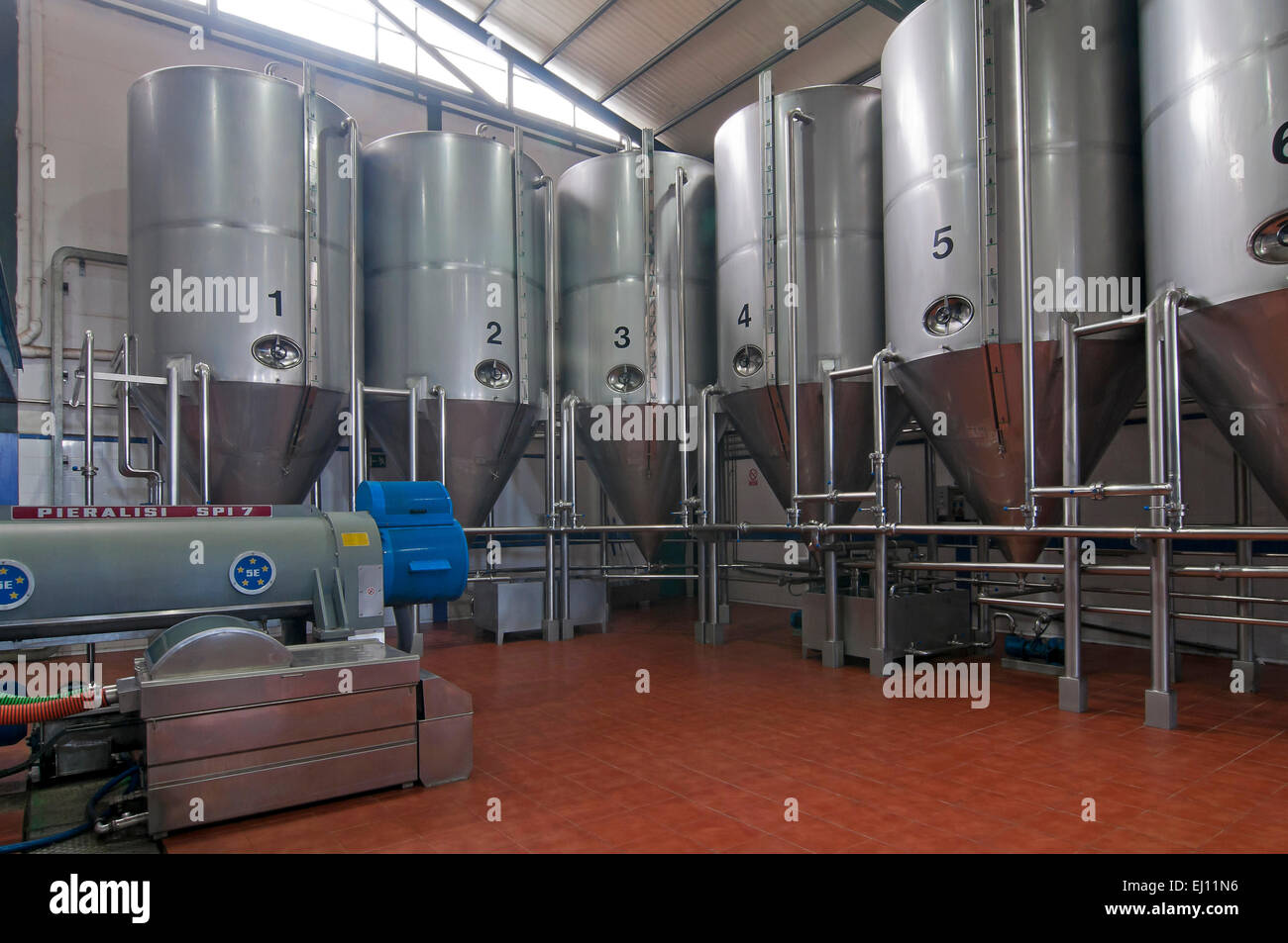 Olive oil factory hi-res stock photography and images - Alamy