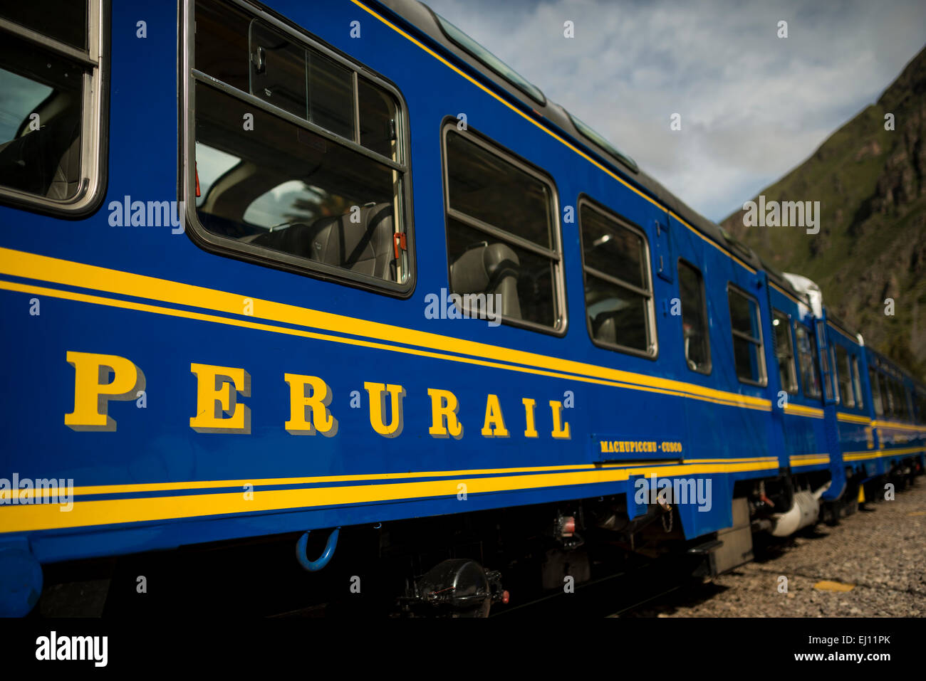 Perurail train waiting at platform, Ollantaytambo, Sacred Valley, Peru ...