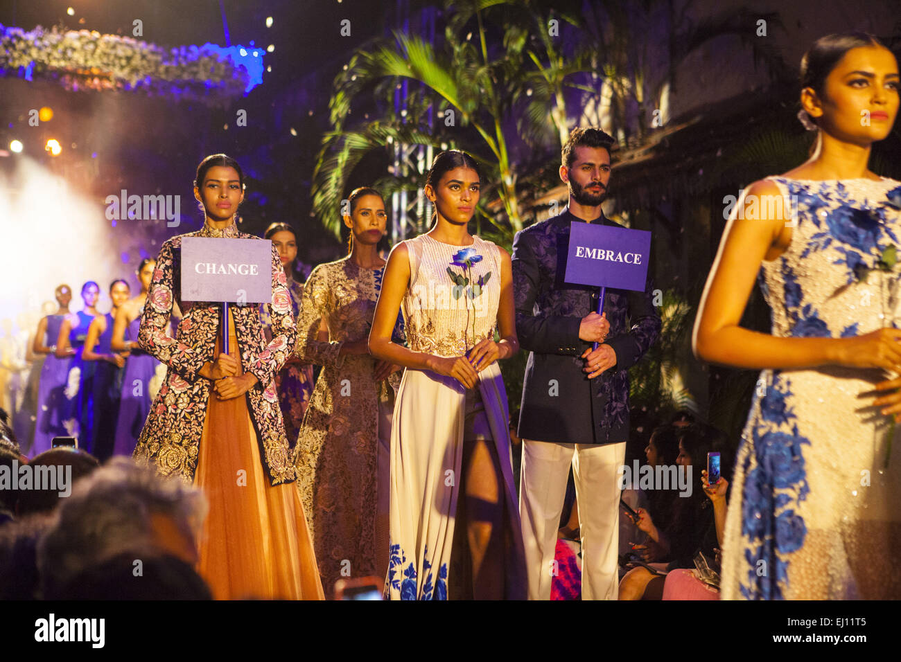 Indian models walk the ramp hi-res stock photography and images - Alamy