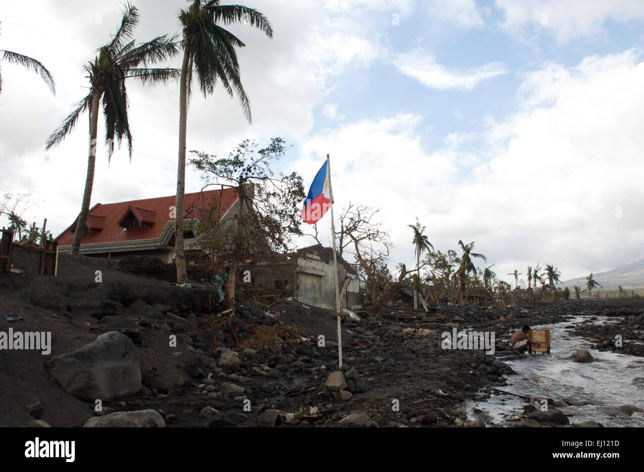 Super Typhoon Durian caused huge volcanic ash mudslides from Mayon ...
