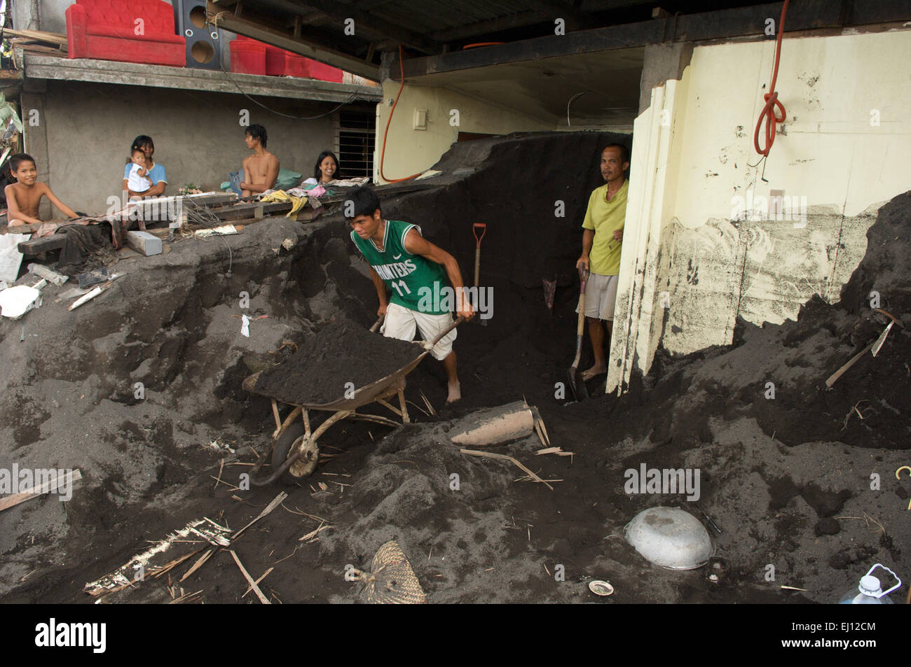Super Typhoon Durian caused huge volcanic ash mudslides from Mayon ...